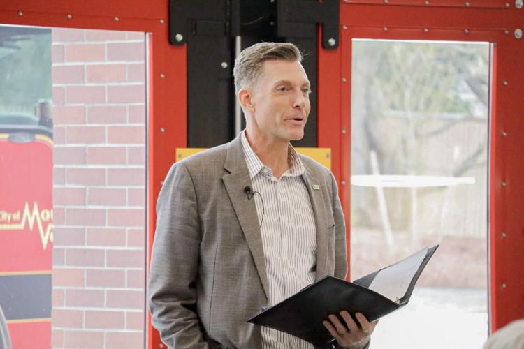 New Mount Vernon Fire Department chief sworn in | Local News | goskagit.com