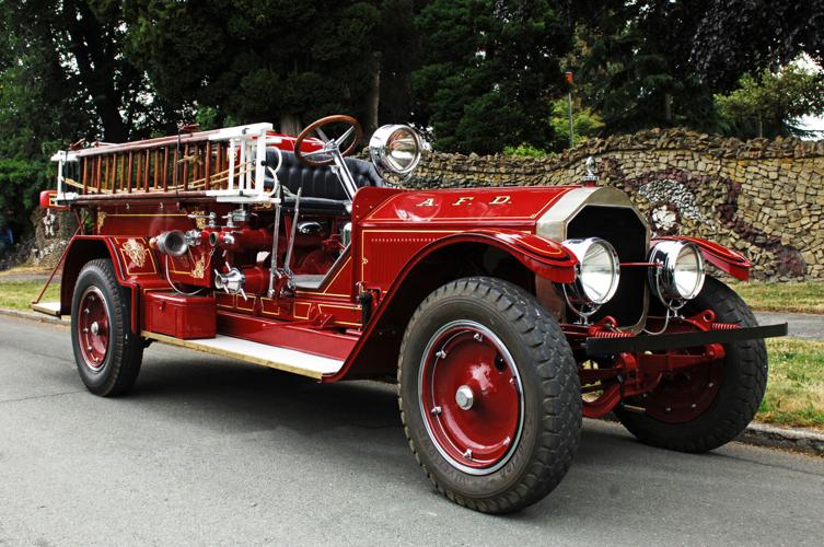 Restored LaFrance fire engine celebrating centennial on July 4 ...