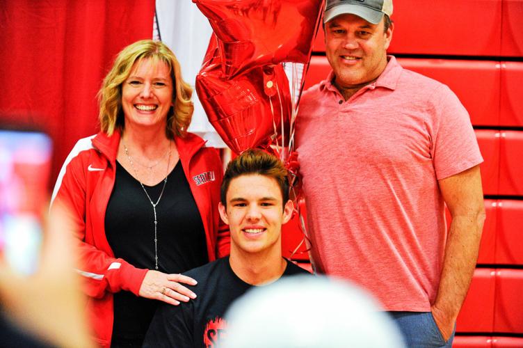 4 Spartan athletes sign with colleges | Sports | goskagit.com