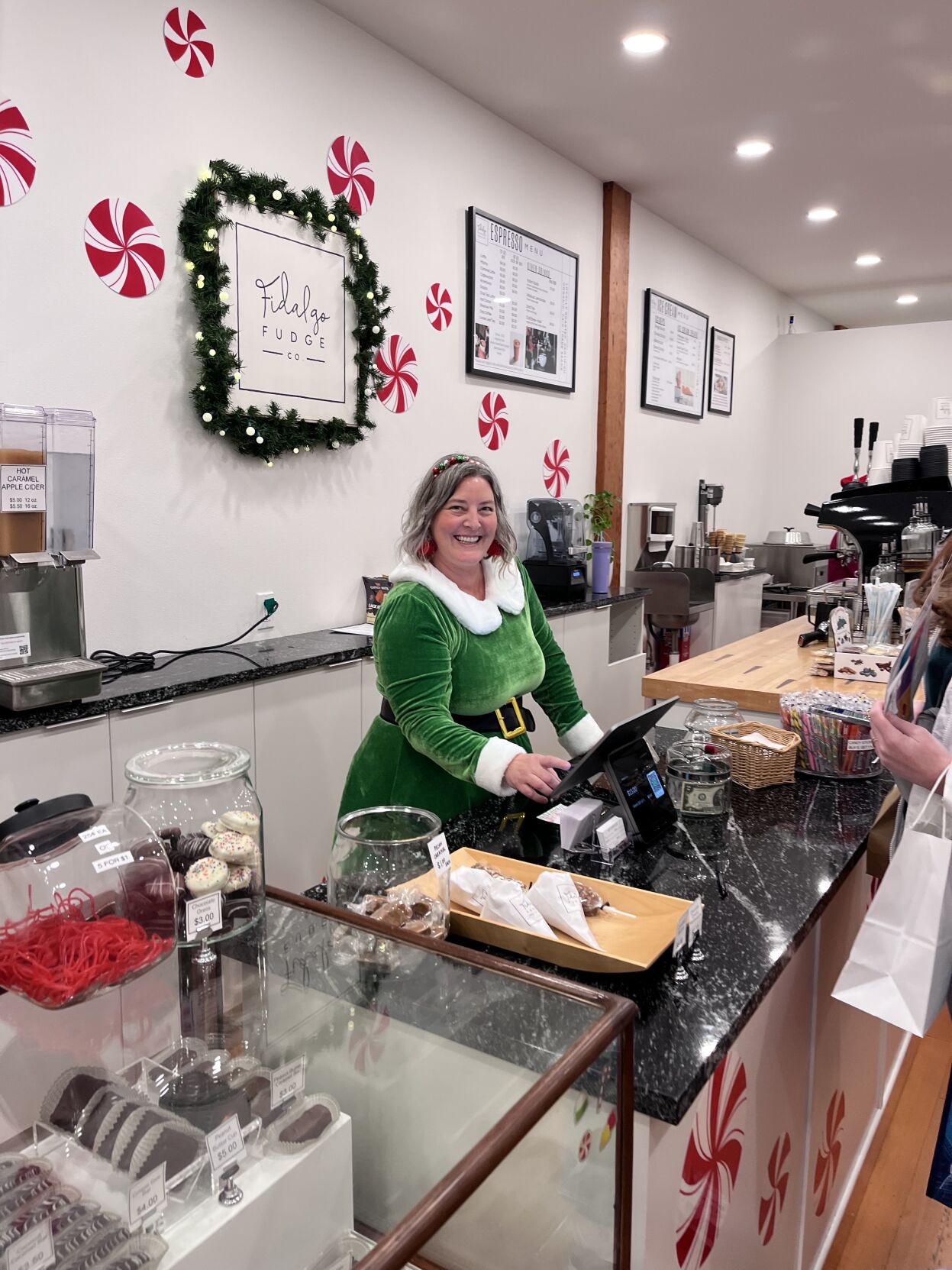 'Elves Night Out' returns to Anacortes | Anacortes | goskagit.com