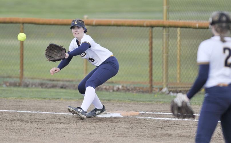 Photos: Burlington-Edison vs. Anacortes softball | Gallery | goskagit.com