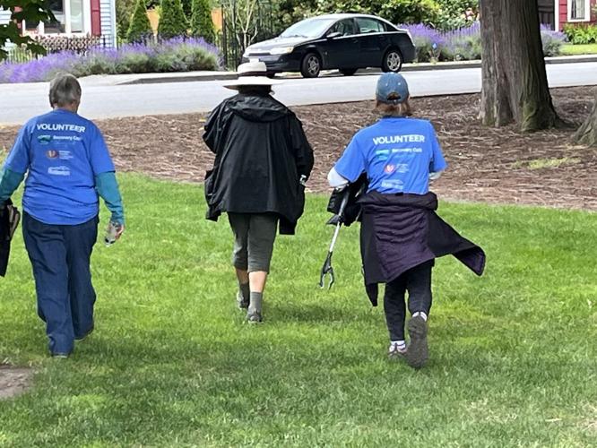 Volunteers turn out for Beautify Burlington event | Local News ...