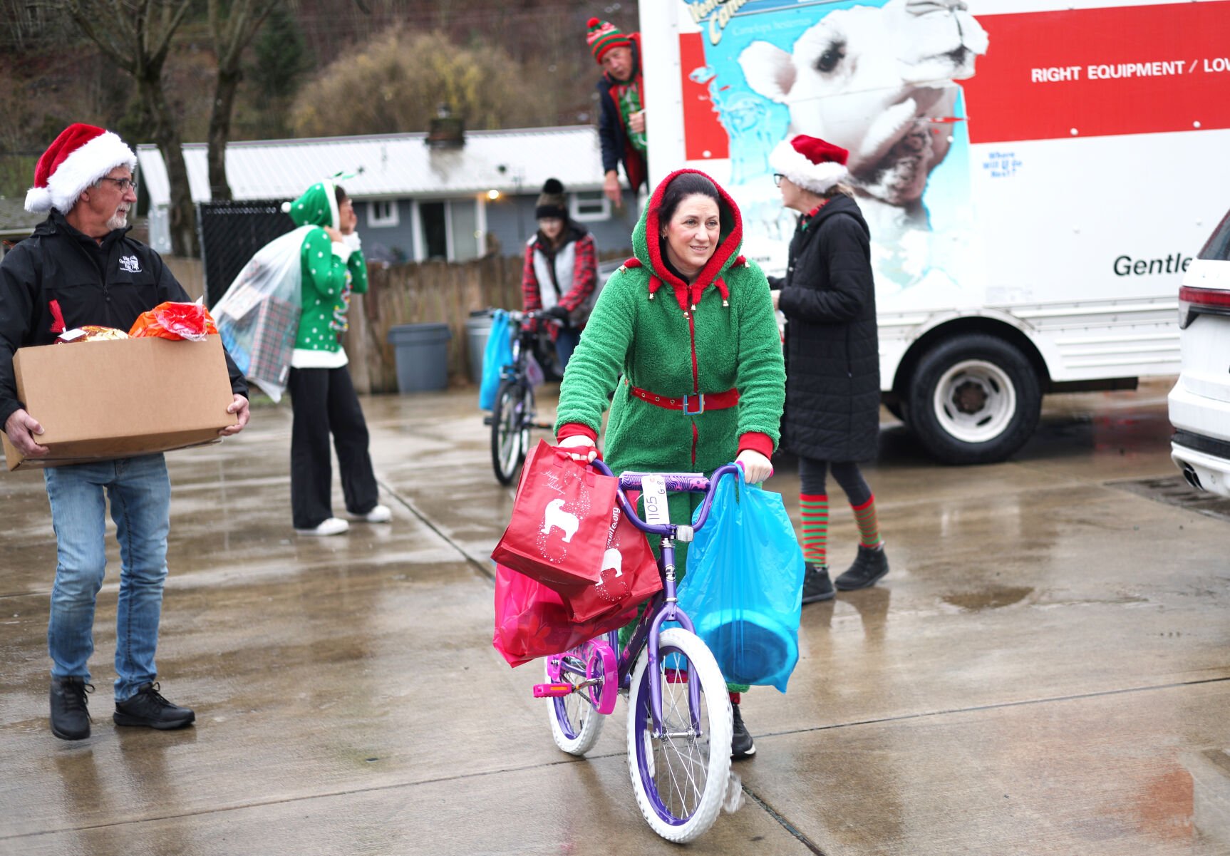 PHOTOS: Forgotten Children's Fund brings Christmas joy to local ...