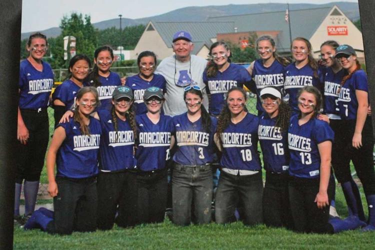 Six decades of Seahawk pride: Basketball fan supports AHS sports for 60 ...