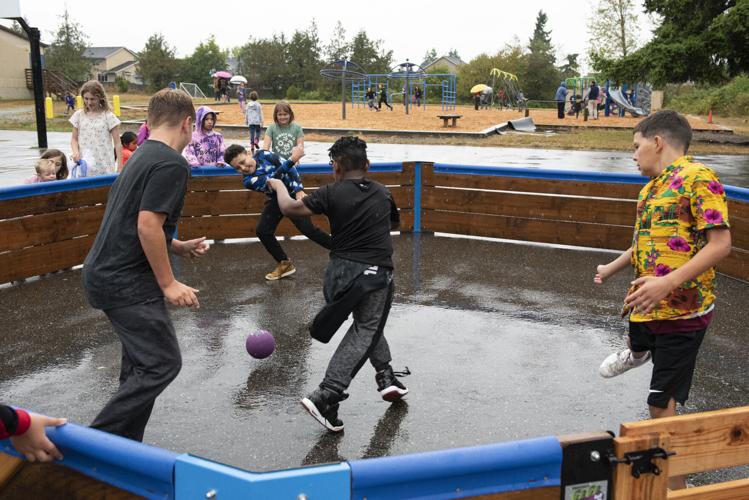 Mount Vernon's Jefferson Elementary School shows off new play area | Education | goskagit.com