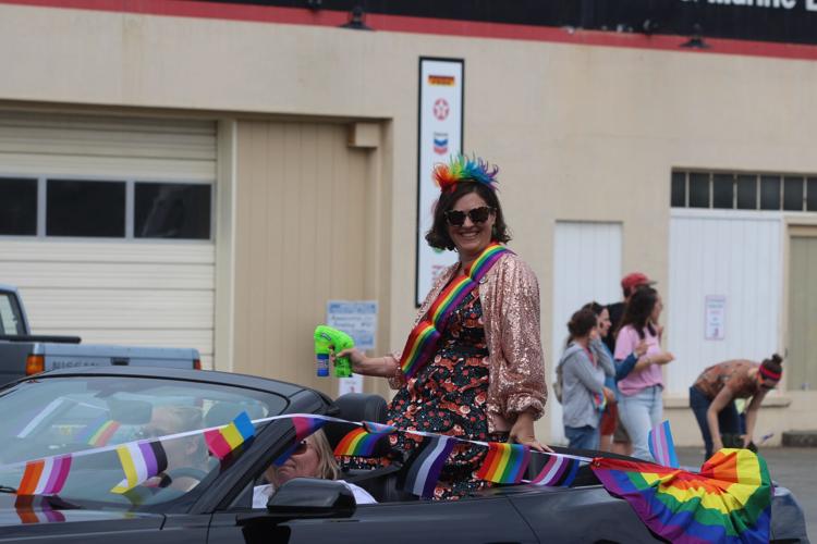 Anacortes Pride draws large crowd for celebration | Anacortes ...