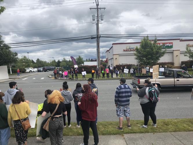 Protesters line Burlington Boulevard in Black Lives Matter protest ...