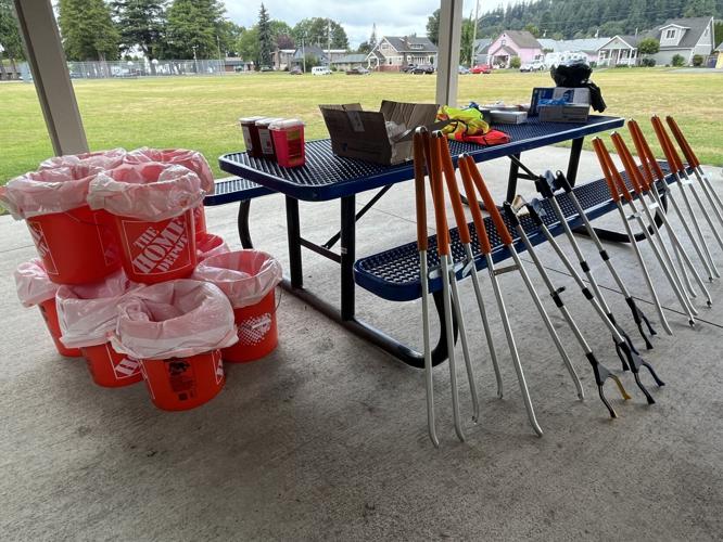 Volunteers turn out for Beautify Burlington event | Local News ...