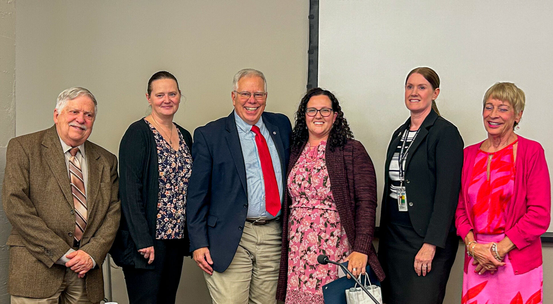 School board honors employees of the year | SC News | goskagit.com