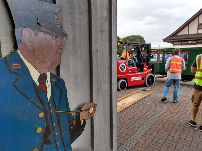 Anacortes Railway makes final journey; departs for California | News ...
