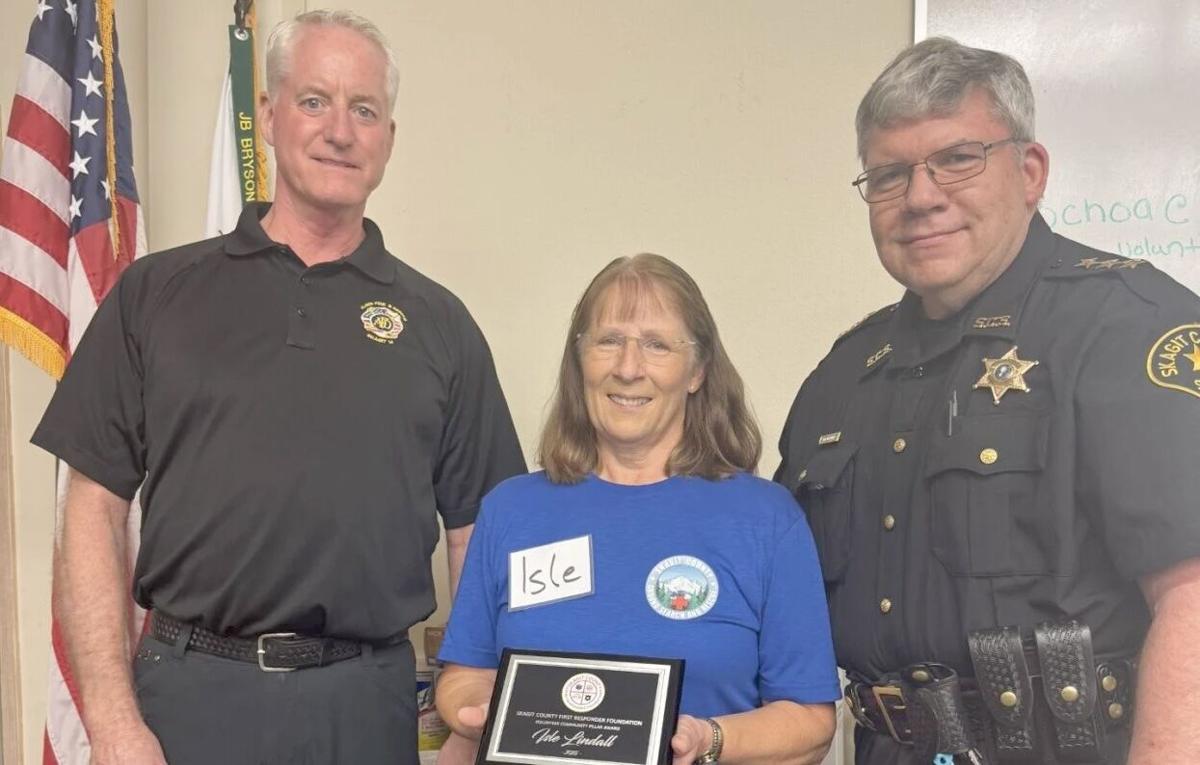 Long-time search and rescue volunteer honored | Local News | goskagit.com