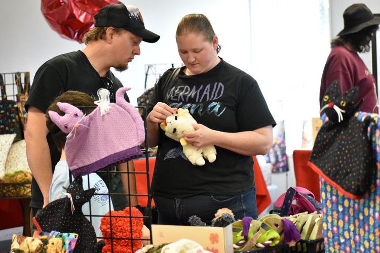Stanwood-Camano spring markets draw shoppers, support local causes | SC ...