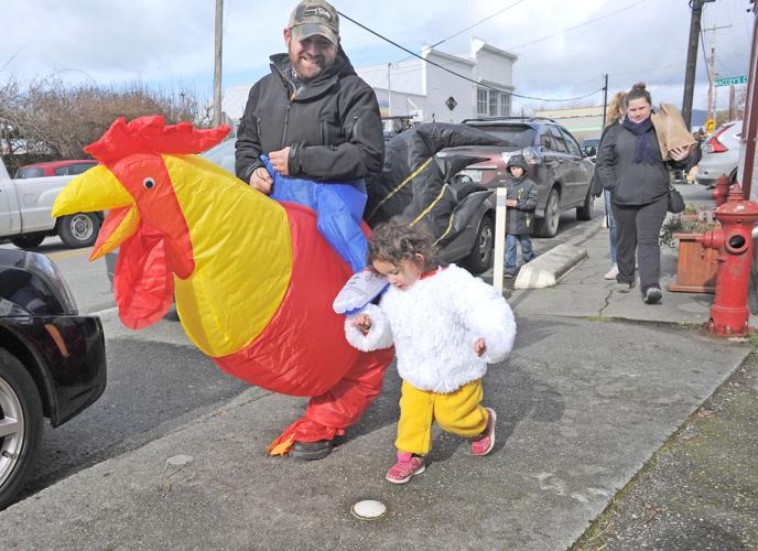 Edison Chicken Parade | Gallery | goskagit.com
