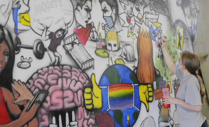 Mount Vernon High School mural showcases students' feelings about COVID ...