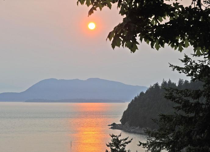 Smokey sunset | Gallery | goskagit.com