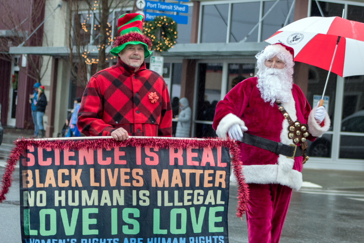 Santa Claus visits Anacortes during annual Holiday Parade | Anacortes ...