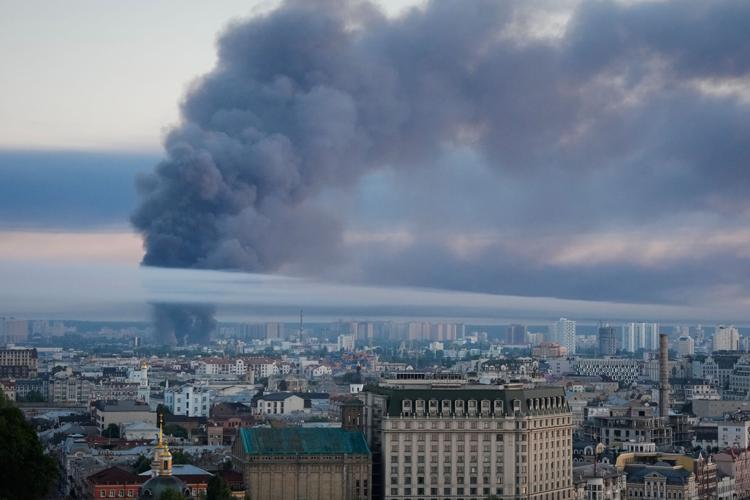 A major Russian attack kills 20 in Kyiv as Ukrainian strikes batter ...