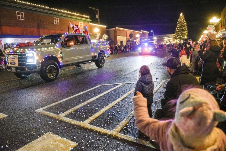 Sedro-Woolley, Mount Vernon hold holiday events | Local News | goskagit.com