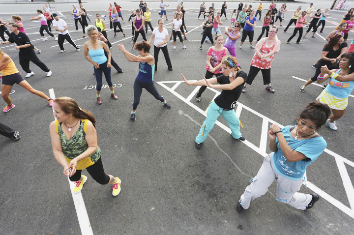 Zumba for the Masses | Gallery | goskagit.com