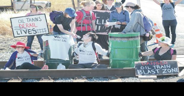 Oil-by-rail protesters block train tracks at Tesoro refinery | All ...
