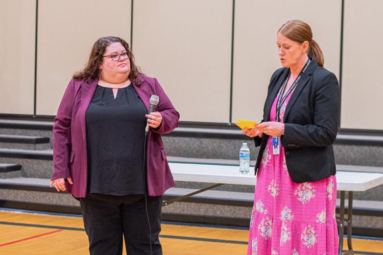 Elger Bay Elementary holds community meeting for principal candidates ...