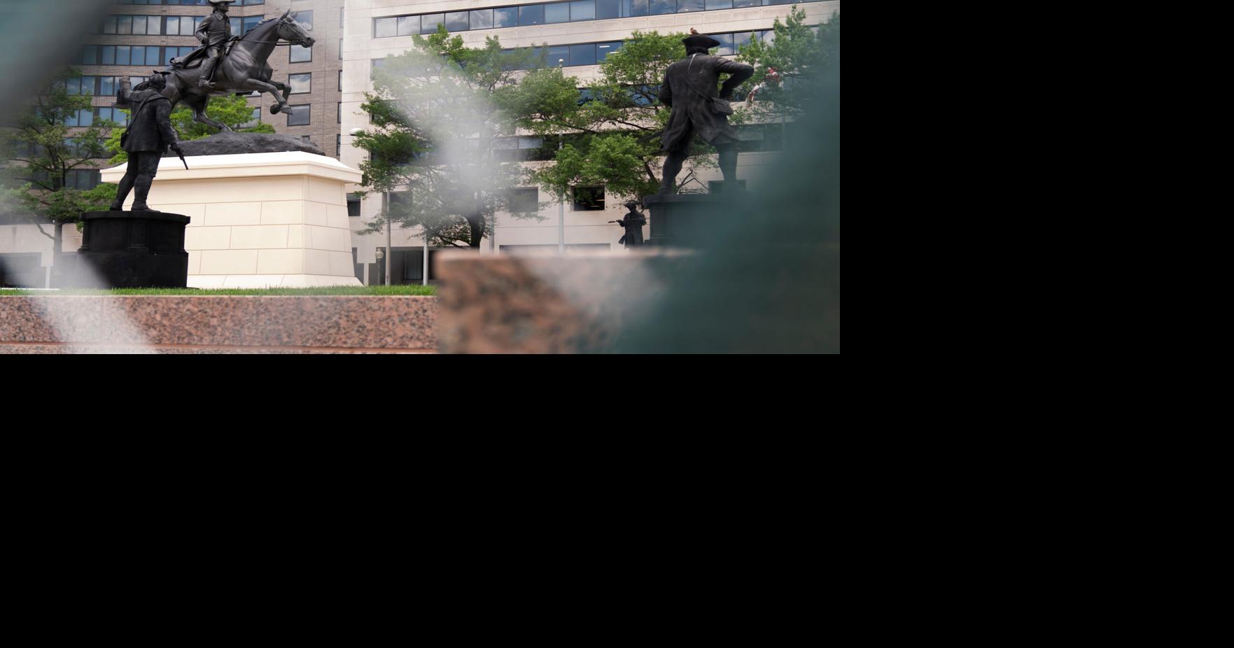 Freedom Plaza Statues | National News | goskagit.com