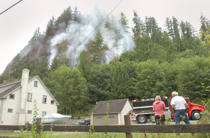 Big Rock Fire | Gallery | goskagit.com