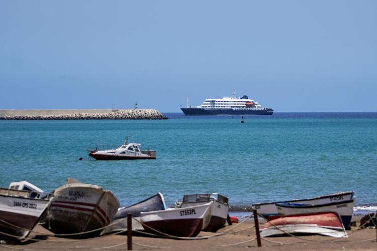 Inside the cruise ship at the center of a deadly hantavirus outbreak ...