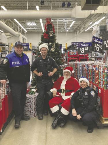 Anacortes officers take part in Shop With a Hero | News | goskagit.com