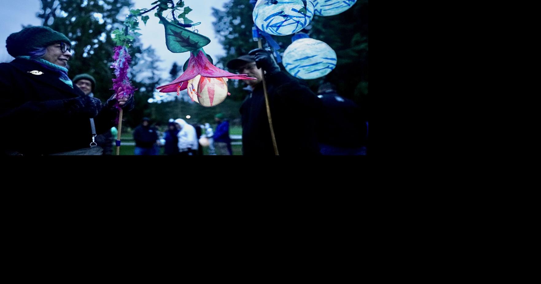 Hundreds take part in Winter Solstice Luminaria Walk in Anacortes ...