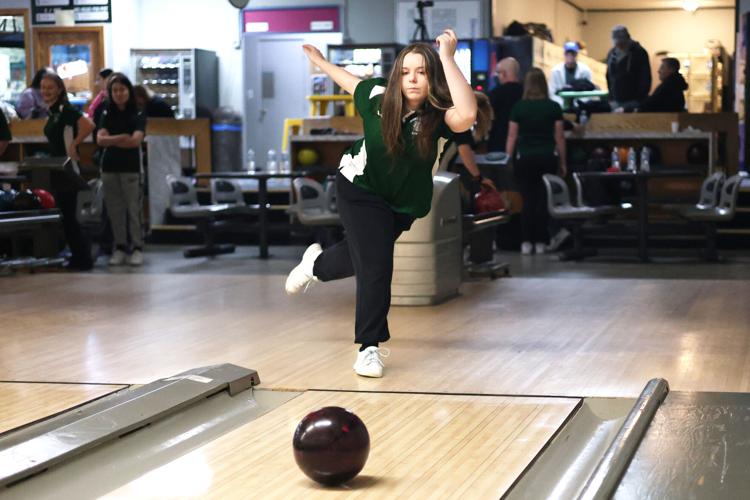 PHOTOS: Mount Vernon girls' bowling | Gallery | goskagit.com