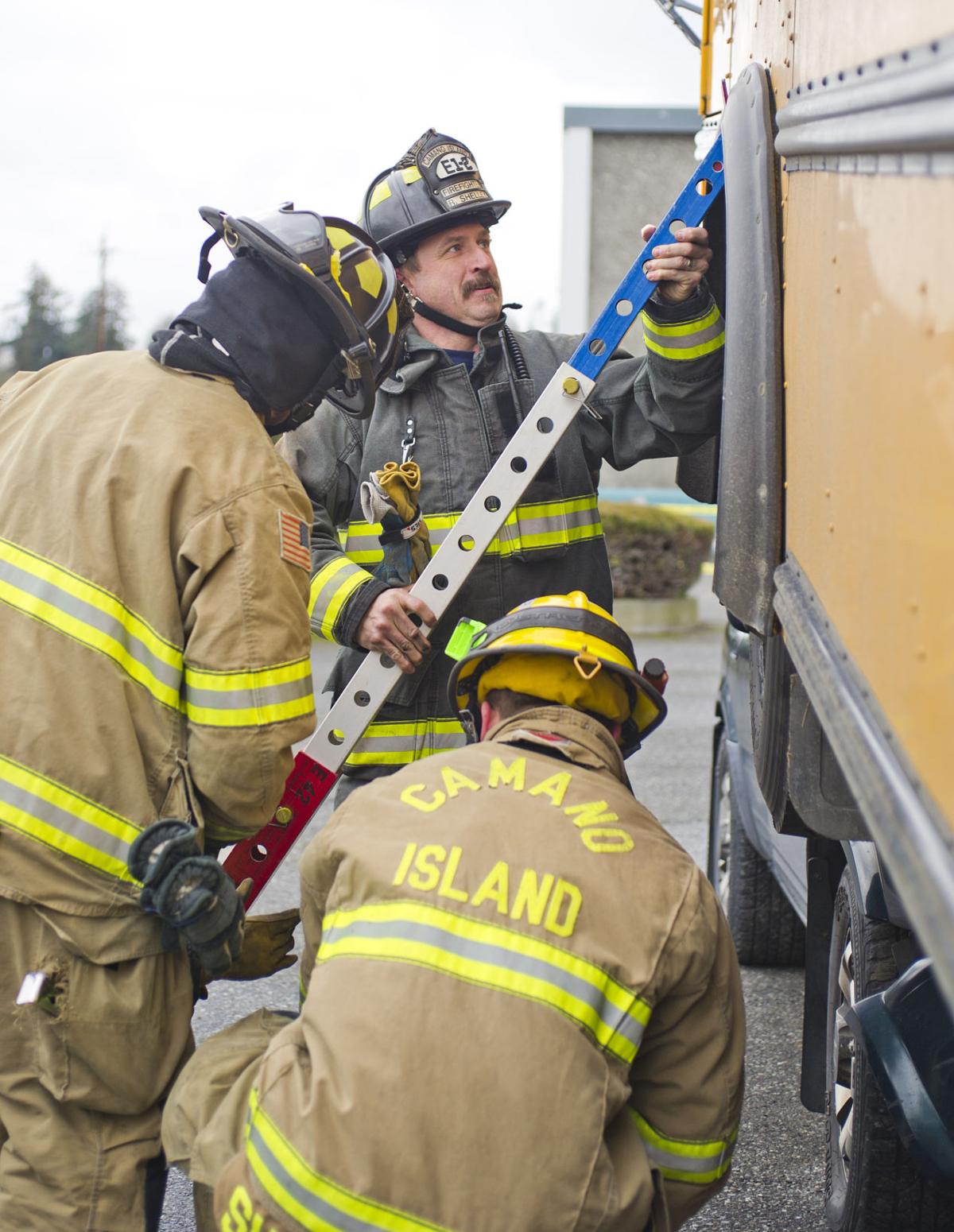 Photo Gallery: Firefighters train on school buses | Gallery | goskagit.com