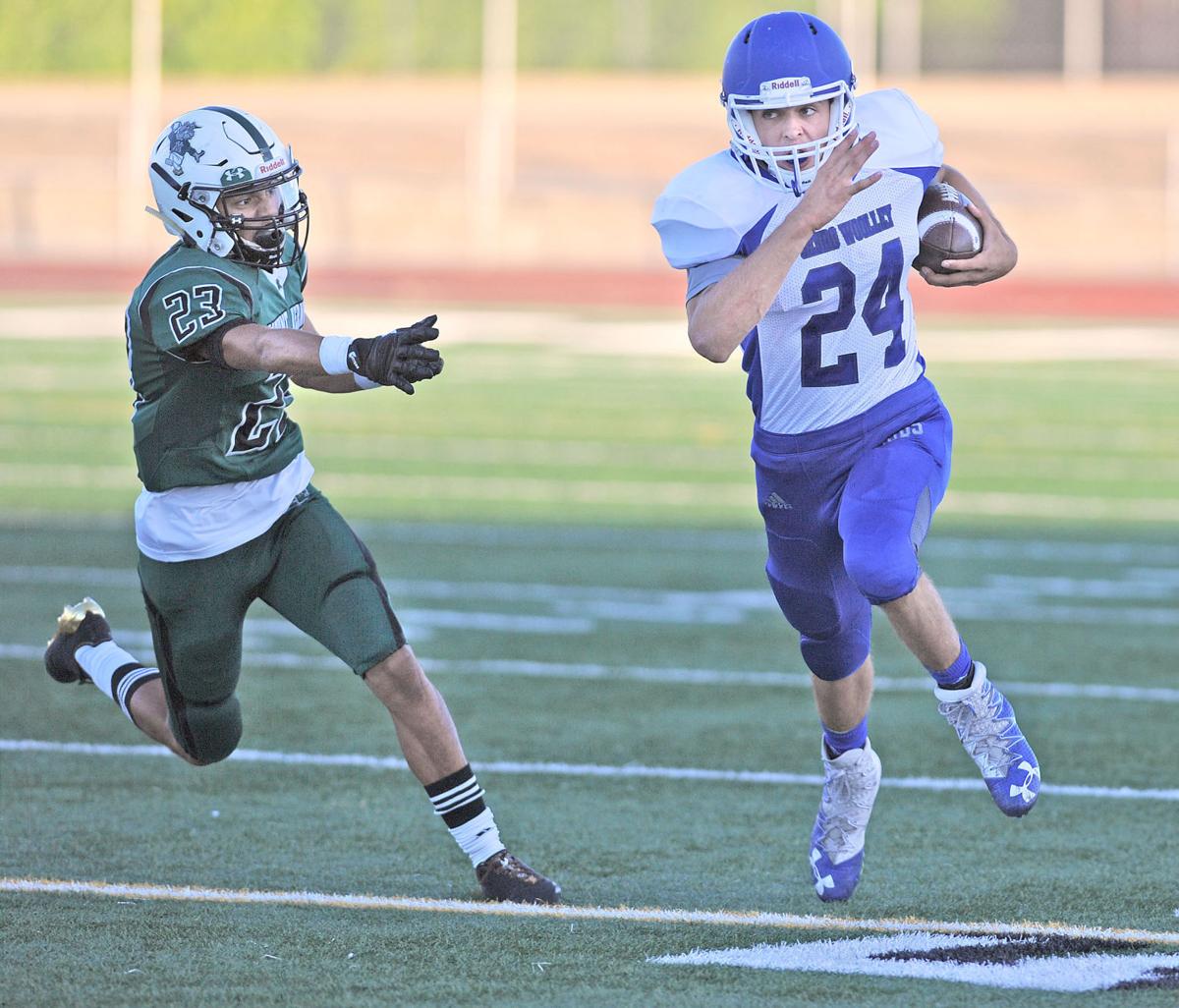 Cubs visit Bulldogs for Friday night football | featured galleries ...