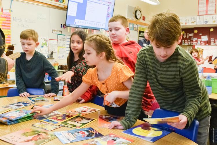 Burlington Mid-Day Rotary Club gives students free books | Education ...