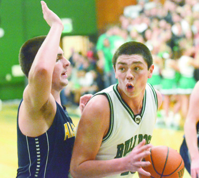 Roozen stepping up for Bulldogs | All Access | goskagit.com