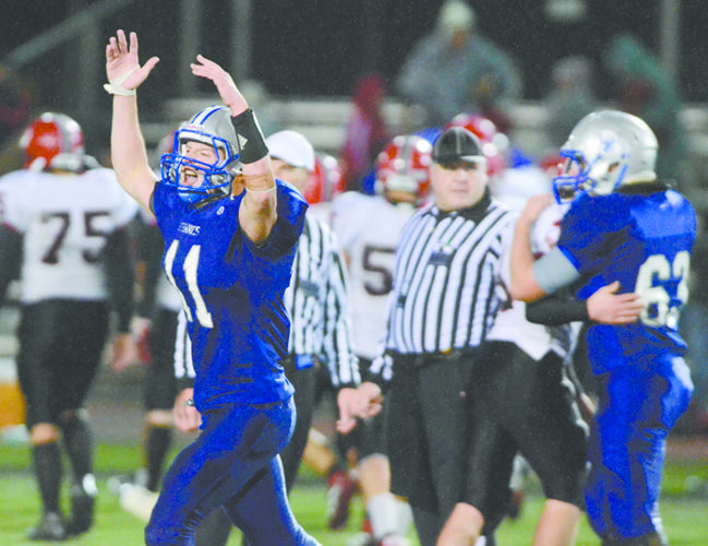La Conner Football | Gallery | goskagit.com