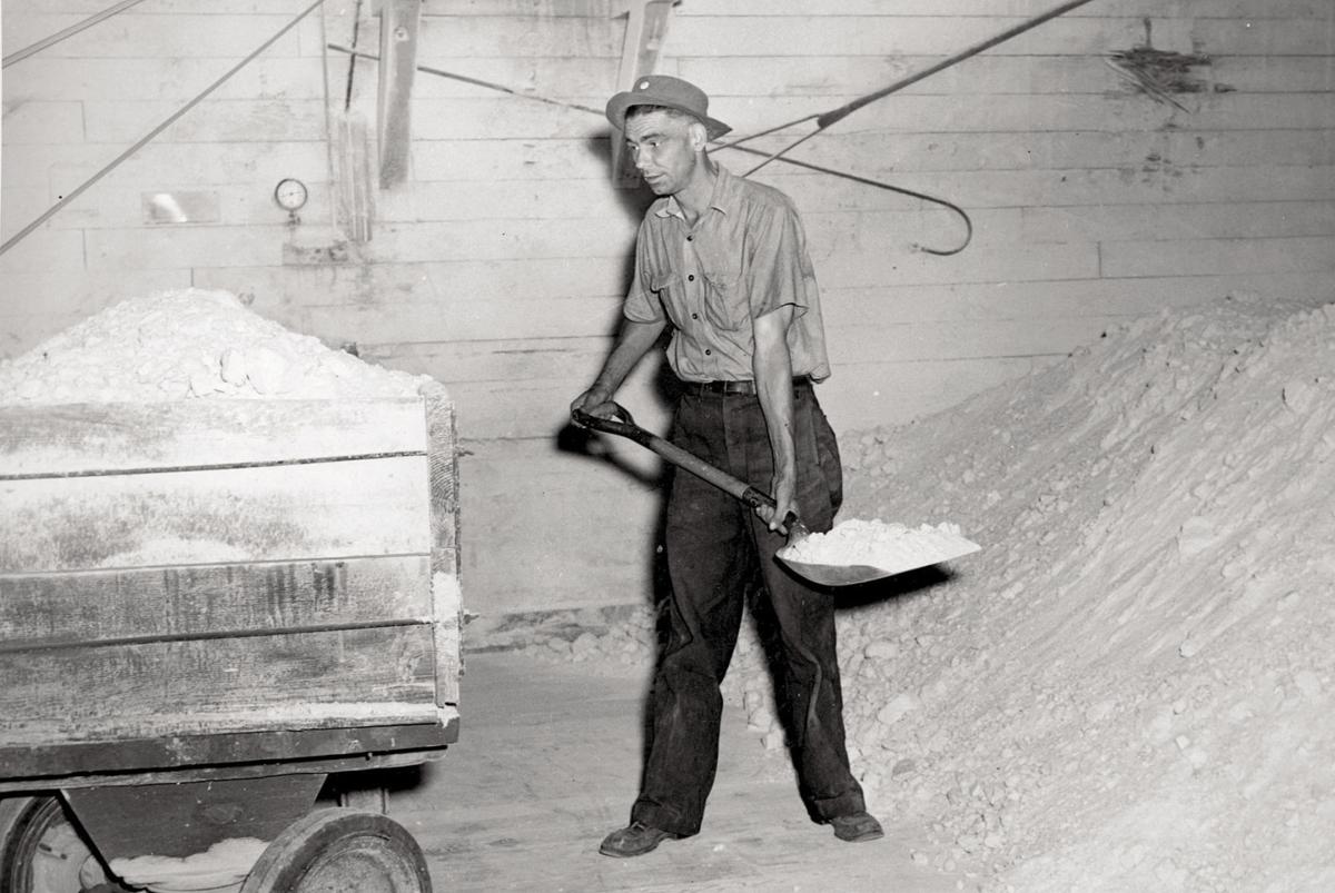 Exhibit explores history of paper pulp mills in town | Arts And ...