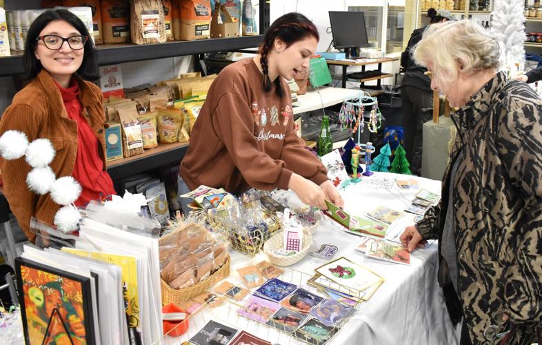'Warm reunions': Stanwood Farmers Market hosts Holiday Fair | SC News ...