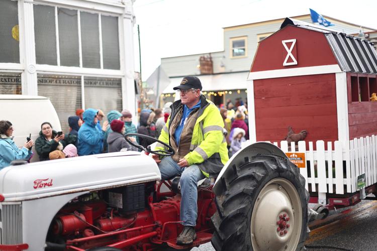 Edison Chicken Parade draws large crowd | 360 | goskagit.com
