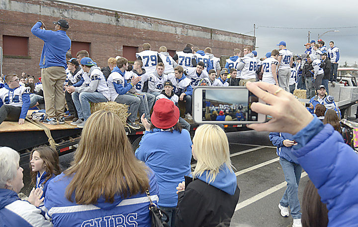 Sedro-Woolley Football Parade | Gallery | goskagit.com
