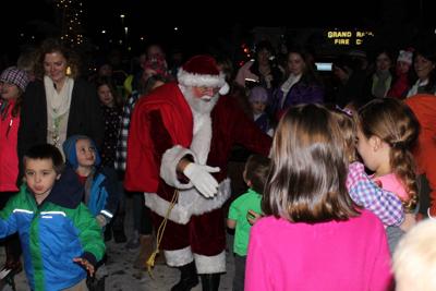 Santa makes a fire truck visit to Grand Itasca | News | grandrapidsmn.com