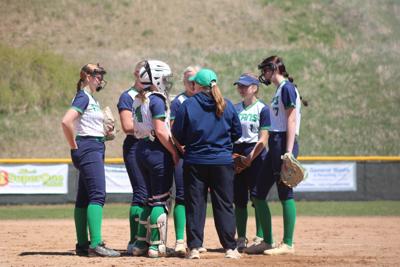 Titans softball bounces back to advance | Sports | grandrapidsmn.com