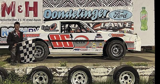 Racing night at Grand Rapids Speedway | Sports | grandrapidsmn.com