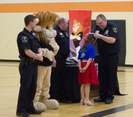 D.A.R.E. graduation at RJEMS | Featured | grandrapidsmn.com