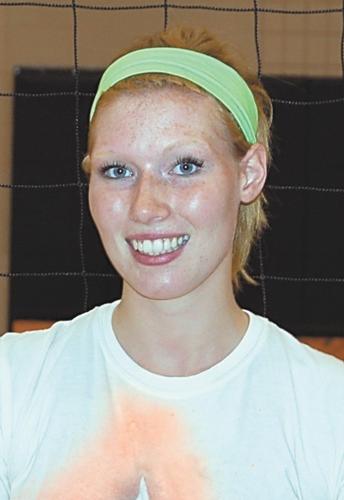 Kelly Niles smashes school mark | Sports | grandrapidsmn.com