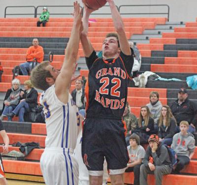 Rapids rallies past Prowlers, 83-75 | Sports | grandrapidsmn.com