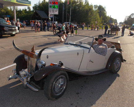 Rodeo Daze Parade in Effie | Featured | grandrapidsmn.com