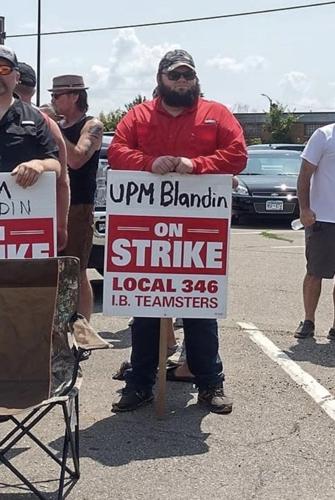 Making a stand at Blandin Paper Company | News | grandrapidsmn.com
