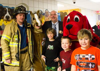 Murphy Elementary students receive visit and book certificates | News ...