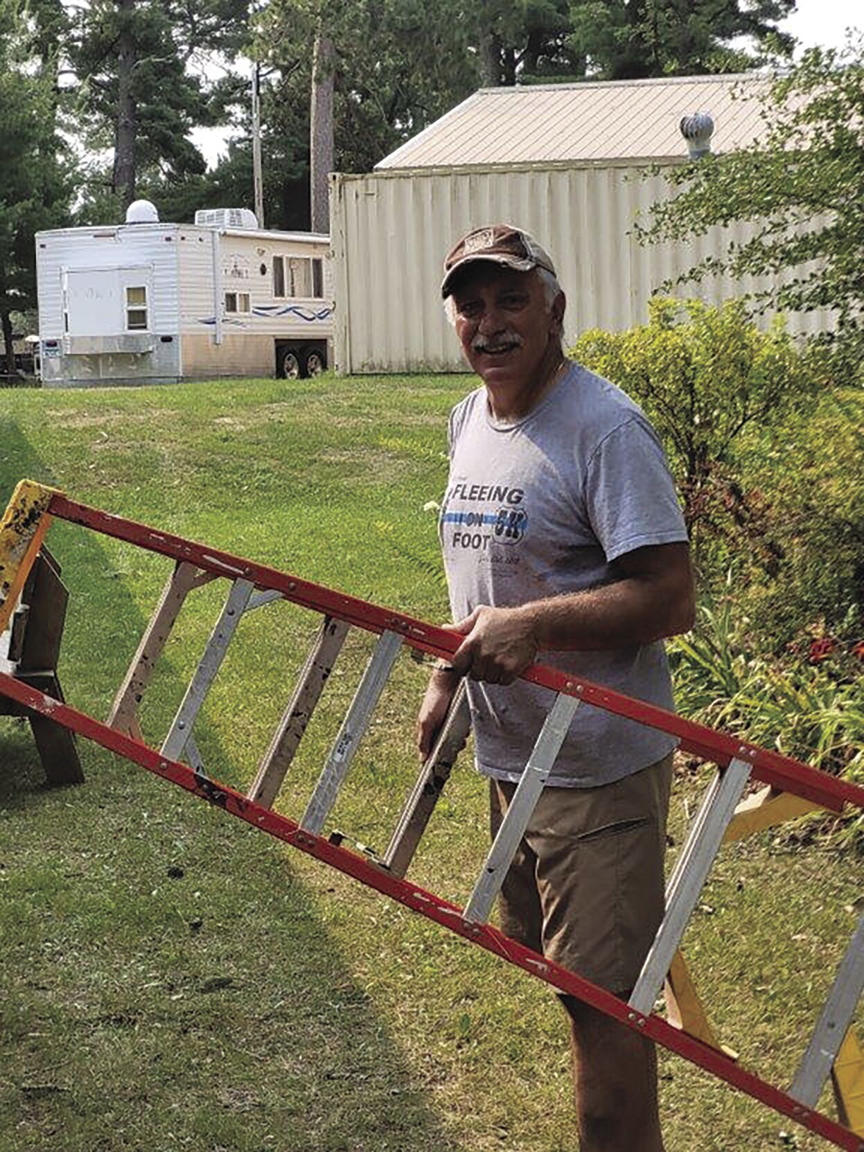 Optimist Club puts new coat of paint on fairground’s 4H building | News ...